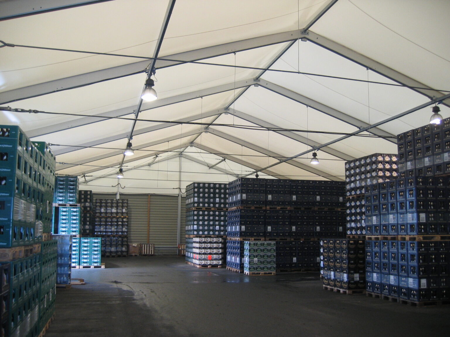Temporary Warehouse Structures for Distribution